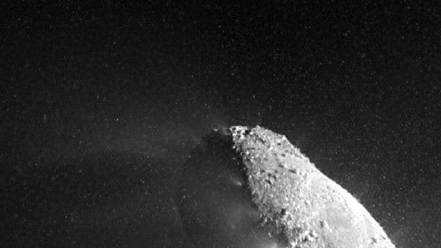 Close-Up Photos of a Snowstorm-Spewing Comet | Fox News