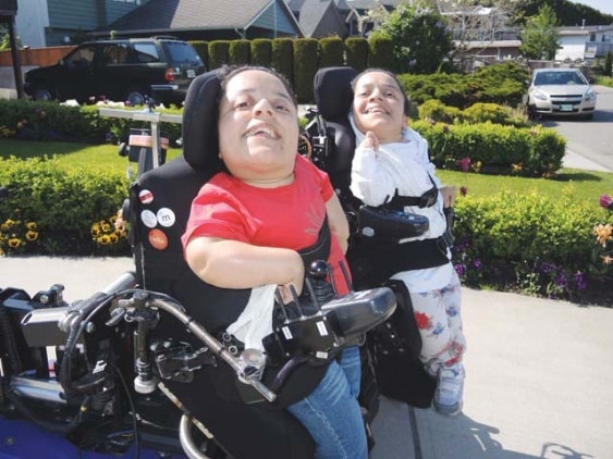 Twins with rare disorder thank mom for lifting them up in more ways ...