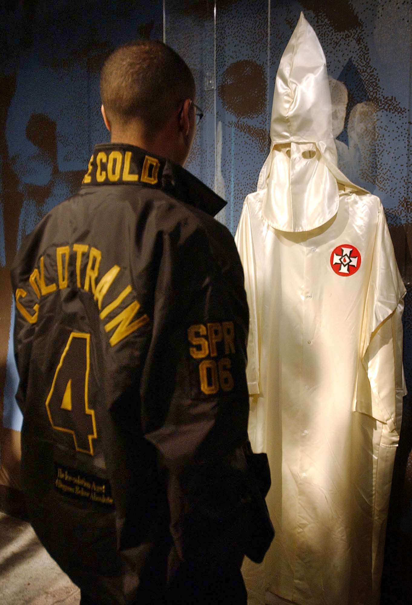 Ku Klux Klan eyed in white supremacist flier campaign | Fox News