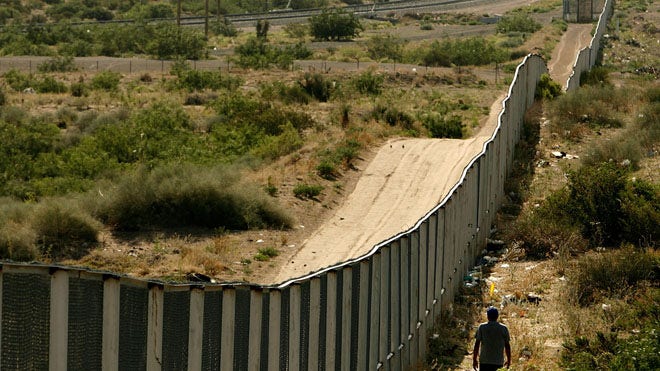 Mexican woman apparently died from 20-foot fall off border fence | Fox News