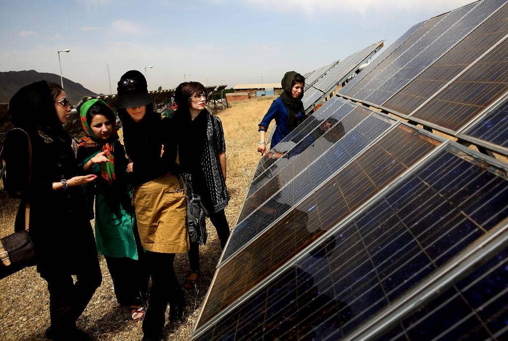 For oil-and-gas giant Iran, officials launch new push for solar power ...