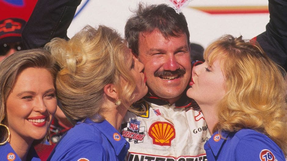 The Kiss: Watch the full feature from 'NASCAR Race Hub' | Fox News