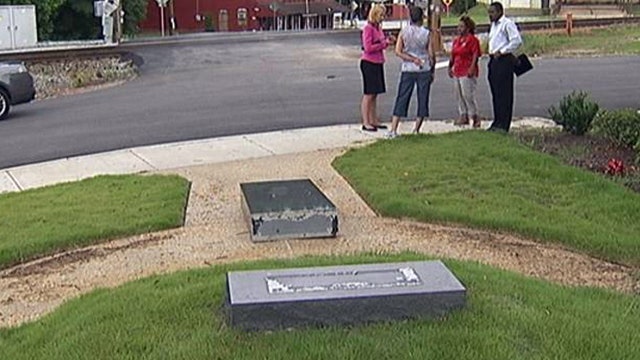 Monument to Michelle Obama ancestor toppled in Georgia | Fox News