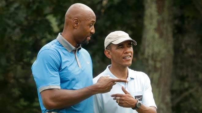Obama takes break from vacation for high-level White House meetings on ...