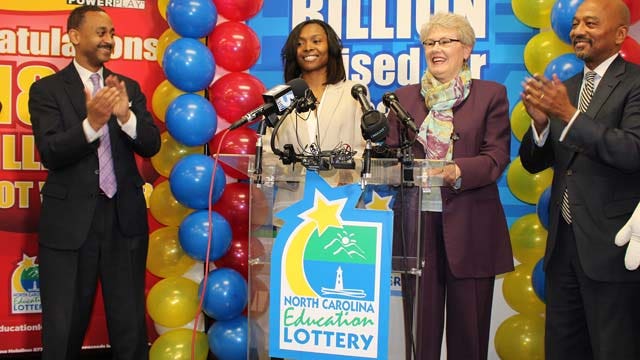 Single mother of 4 revealed as one of three $564M Powerball jackpot ...