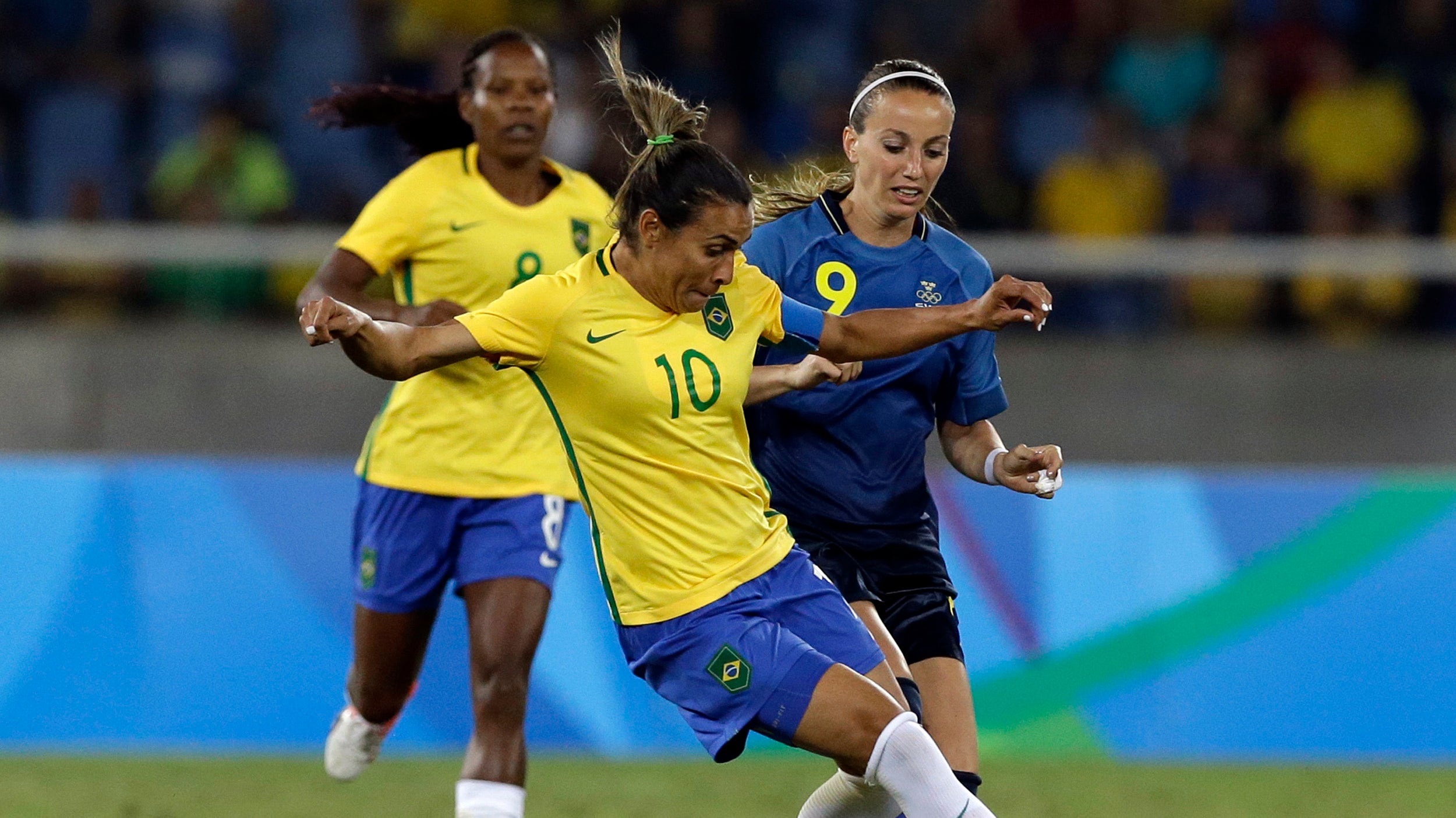 Rio 2016: As men's team struggles, Brazil's other No. 10 - Marta - is ...