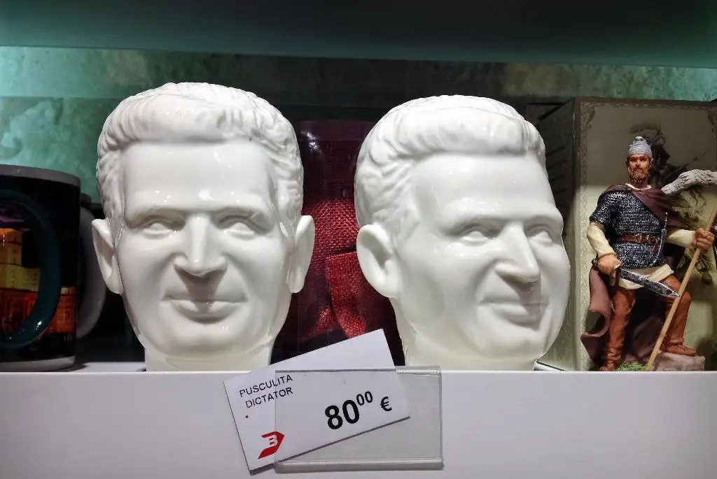 Romanians nostalgic for the communist era go to Ceausescu's grave 25 ...