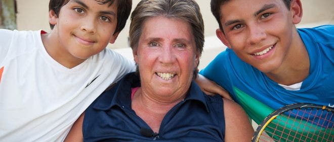 Hispanic Heritage Month: Rosie Casals, Tennis' Salvadoran Spitfire ...