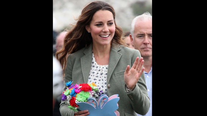 Kate, Duchess of Cambridge, makes first appearance since royal birth ...