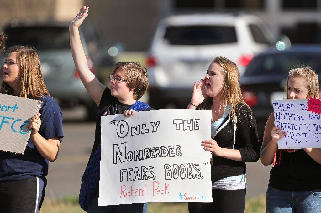 Hundreds of Denver area students walk out of class to protest ...