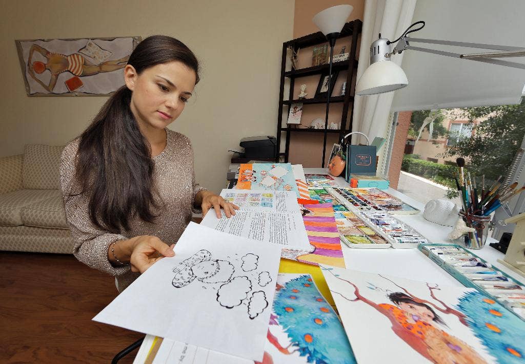 Syrian-born artist tries to provide comfort to displaced war refugees ...