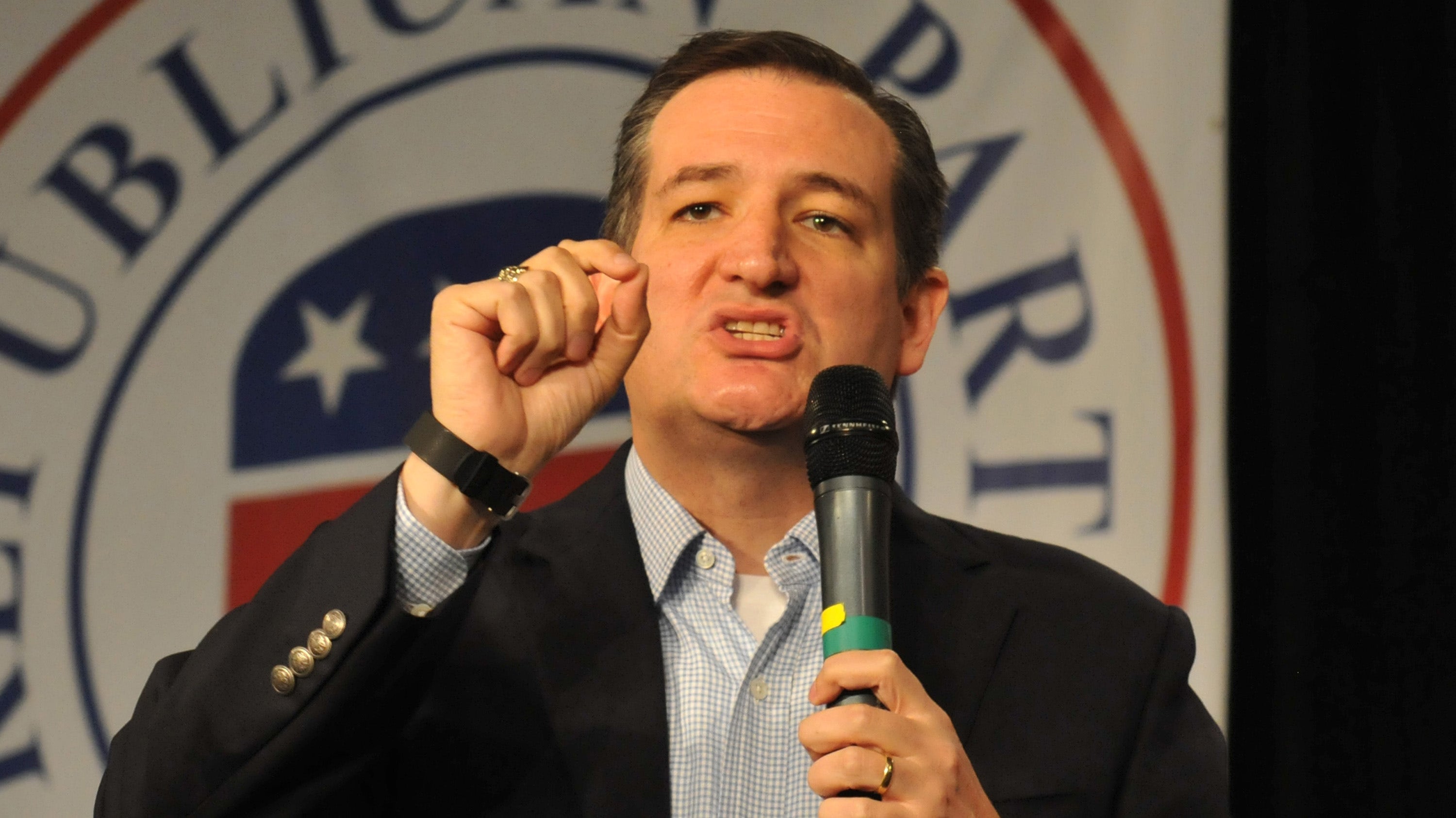 Ted Cruz seeks to position himself as an electable outsider and ...