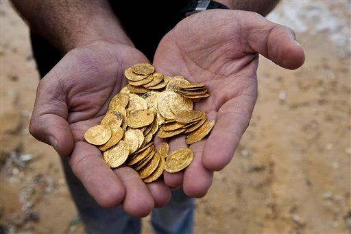 Treasure hunters go after gold lost in wreck off Boston | Fox News