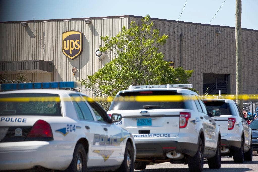 Authorities: Fired UPS employees dons old uniform, guns down 2 former ...
