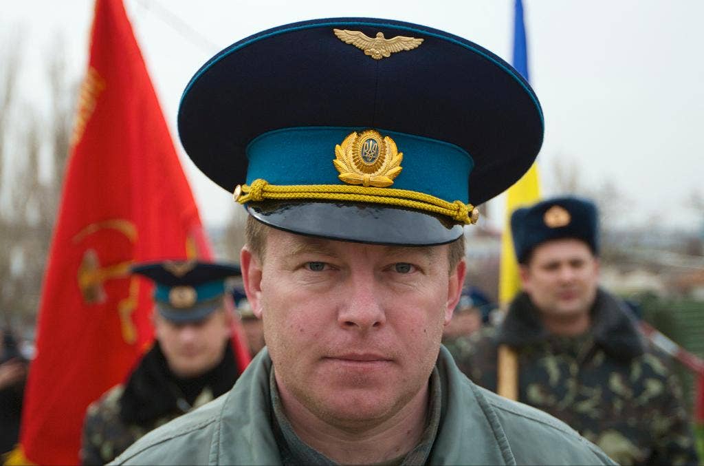 Ukraine finds new hero in commander of air force base who stood up to ...