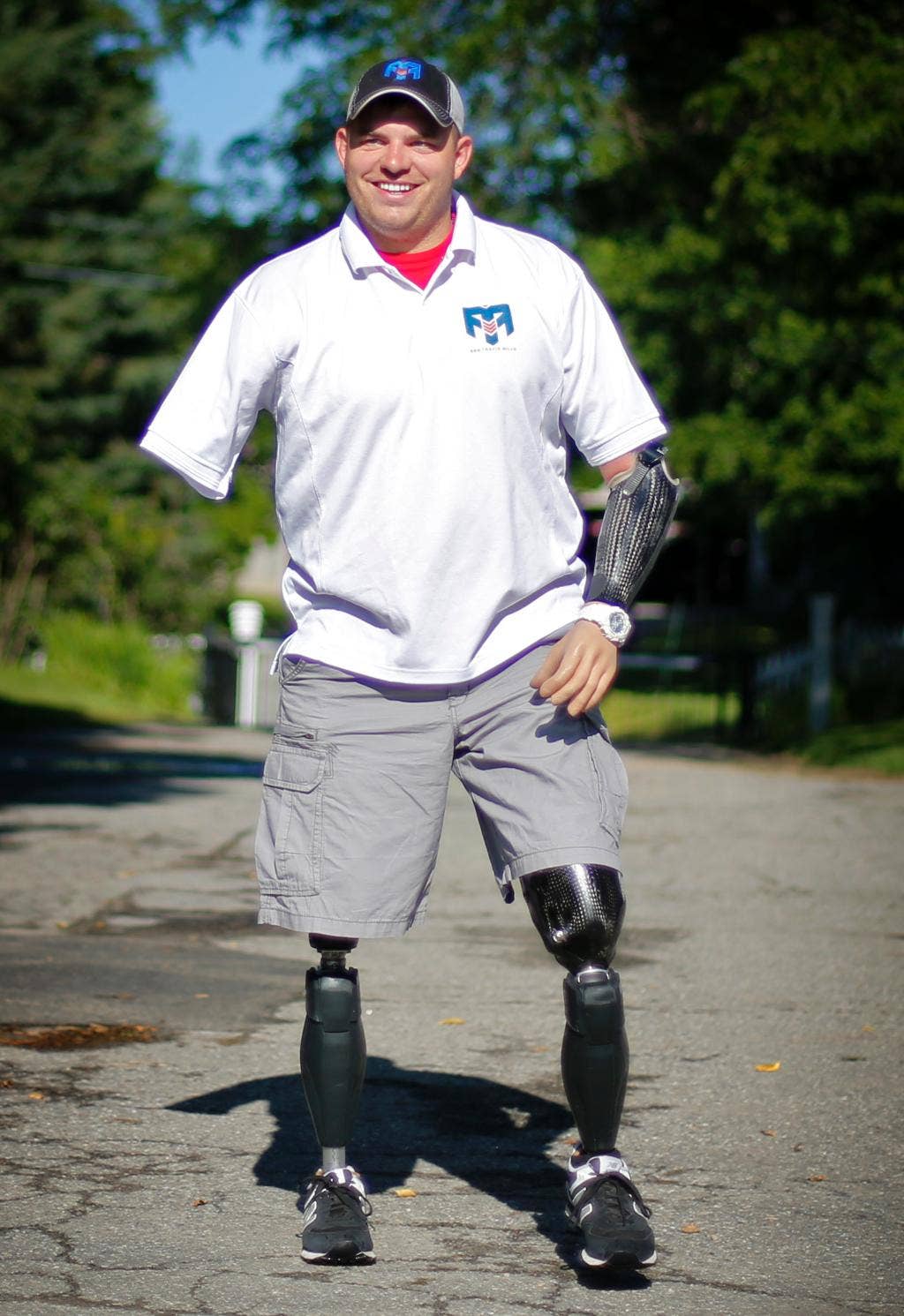 Vet who lost 4 limbs in war skydives with Maine's first lady to ...