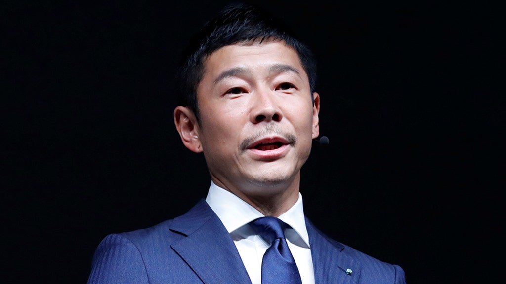 SpaceX reveals Yusaku Maezawa will fly 'around the Moon' in historic ...