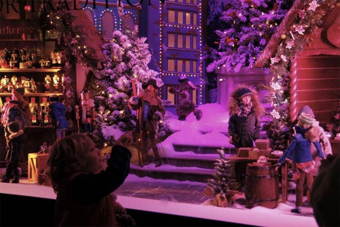 PHOTOS: NYC Store Window Christmas Displays | Fox News