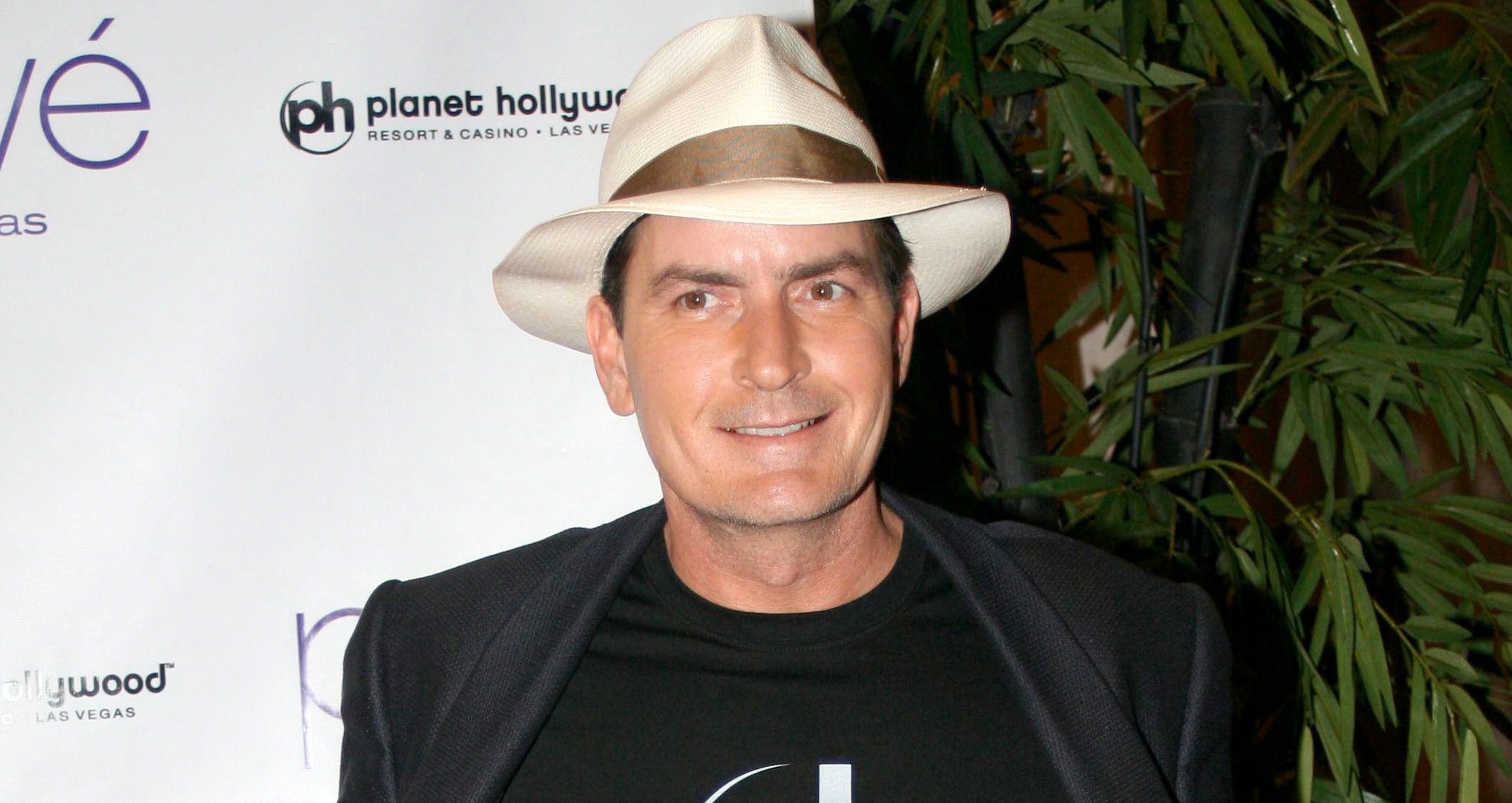 D.C. Police Honcho Unaware Officers Gave Charlie Sheen Escort, Email ...