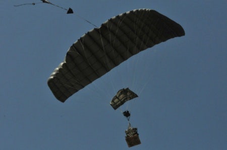 Army tests high-tech airdrop system that 'sees' its target | Fox News