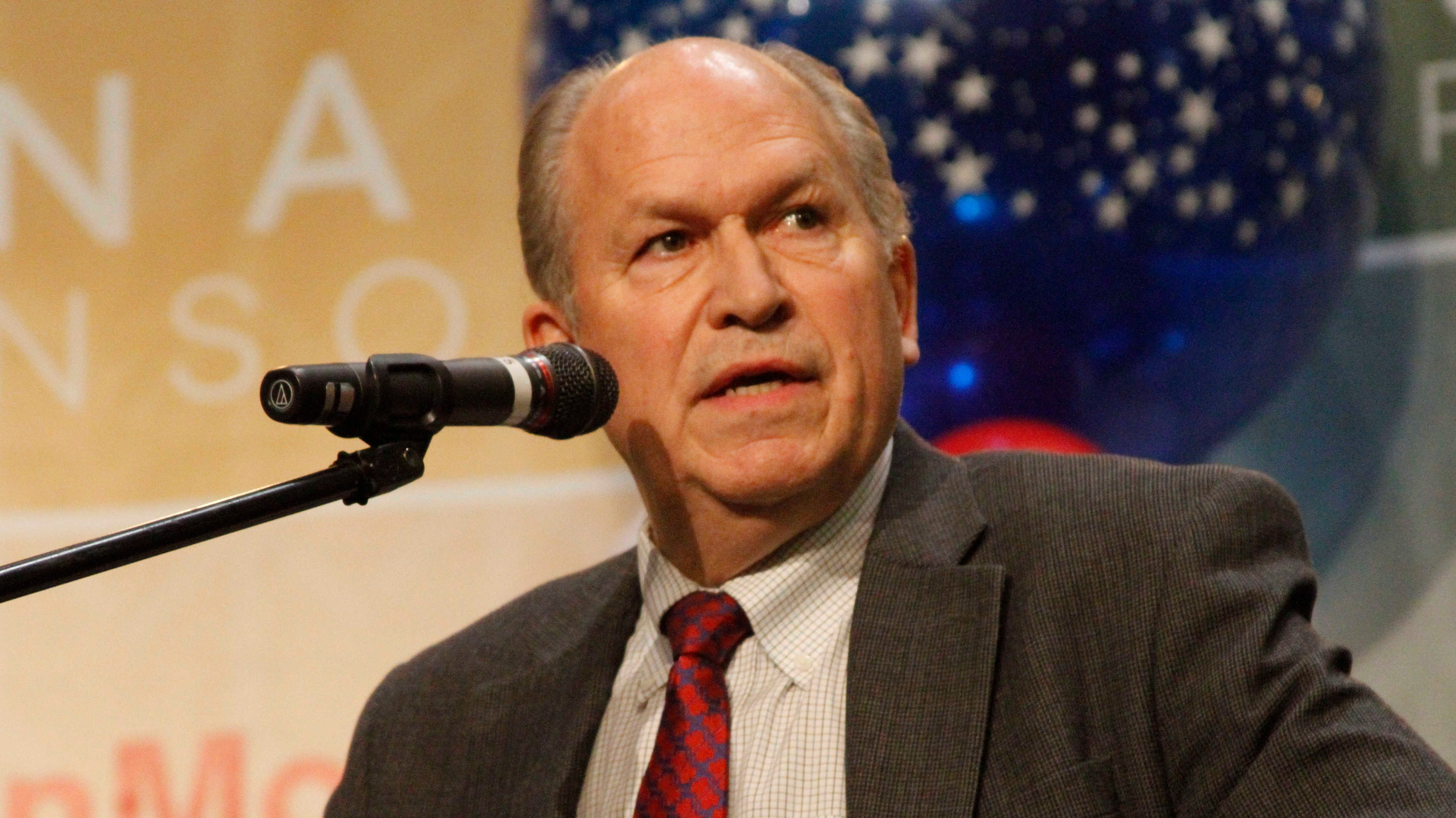 Independent candidate Walker ousts GOP's Parnell in Alaska ...