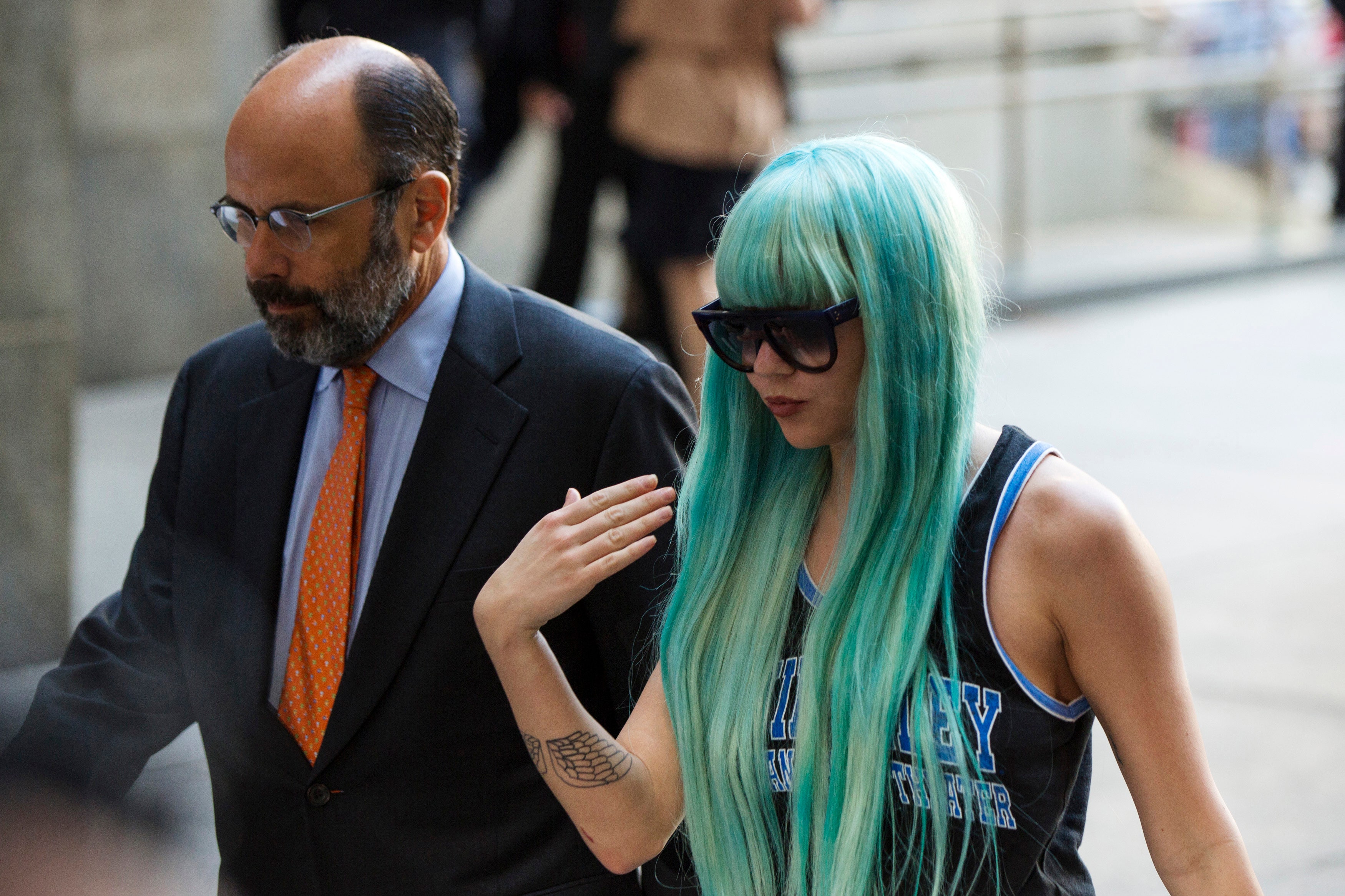 Judge dismisses Amanda Bynes' bong-tossing case | Fox News