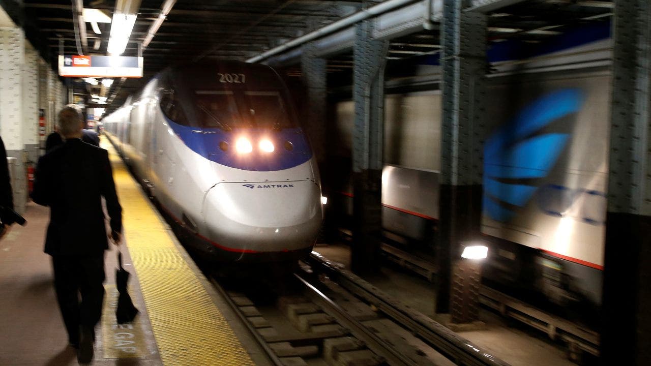 Amtrak high-speed train cars separate while traveling in Maryland | Fox ...