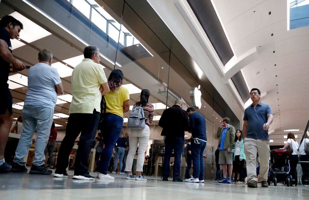 Apple Store robbery crackdown underway, California AG says | Fox News