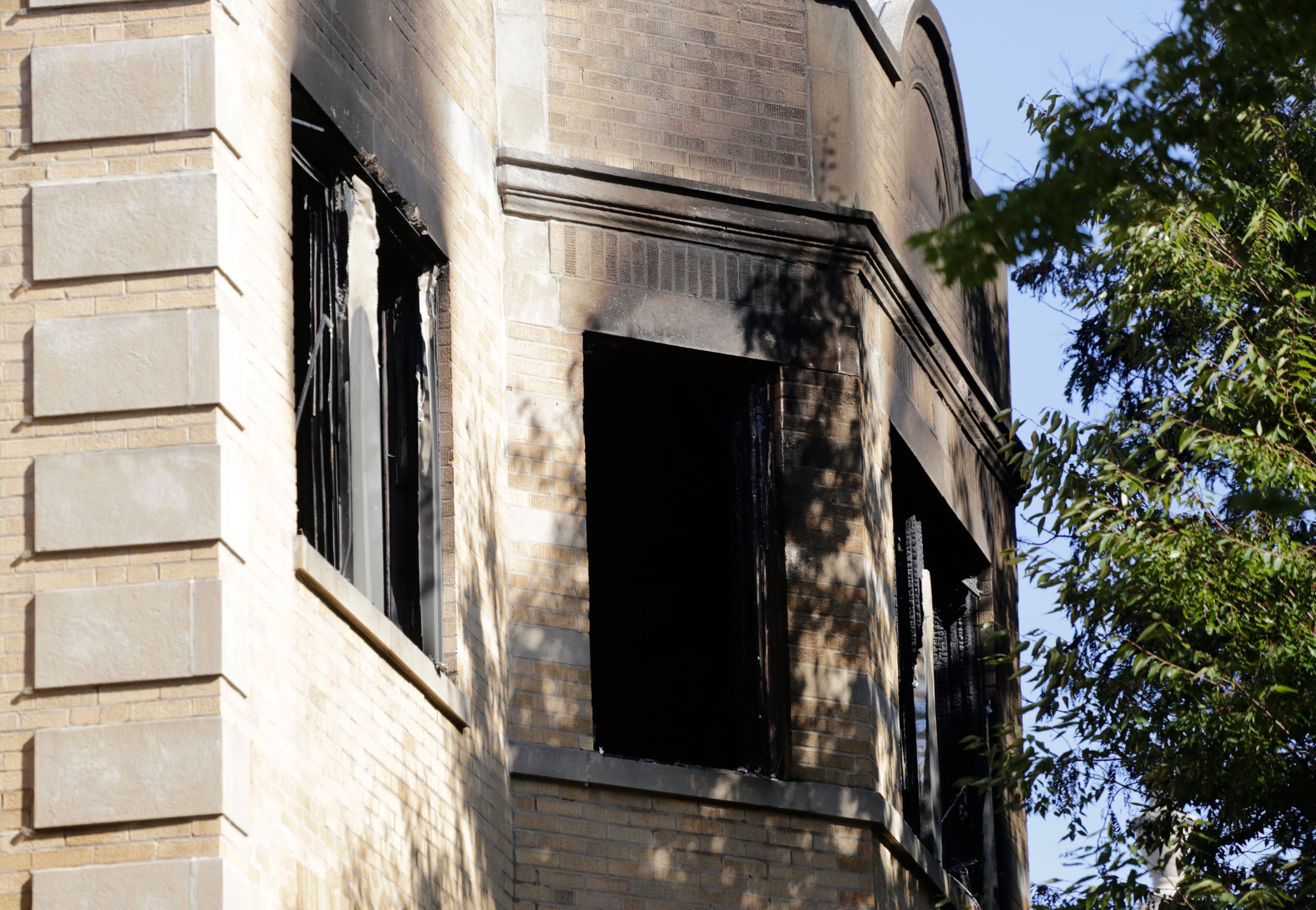 Chicago apartment fire kills 3 kids, adult; police say it apparently ...
