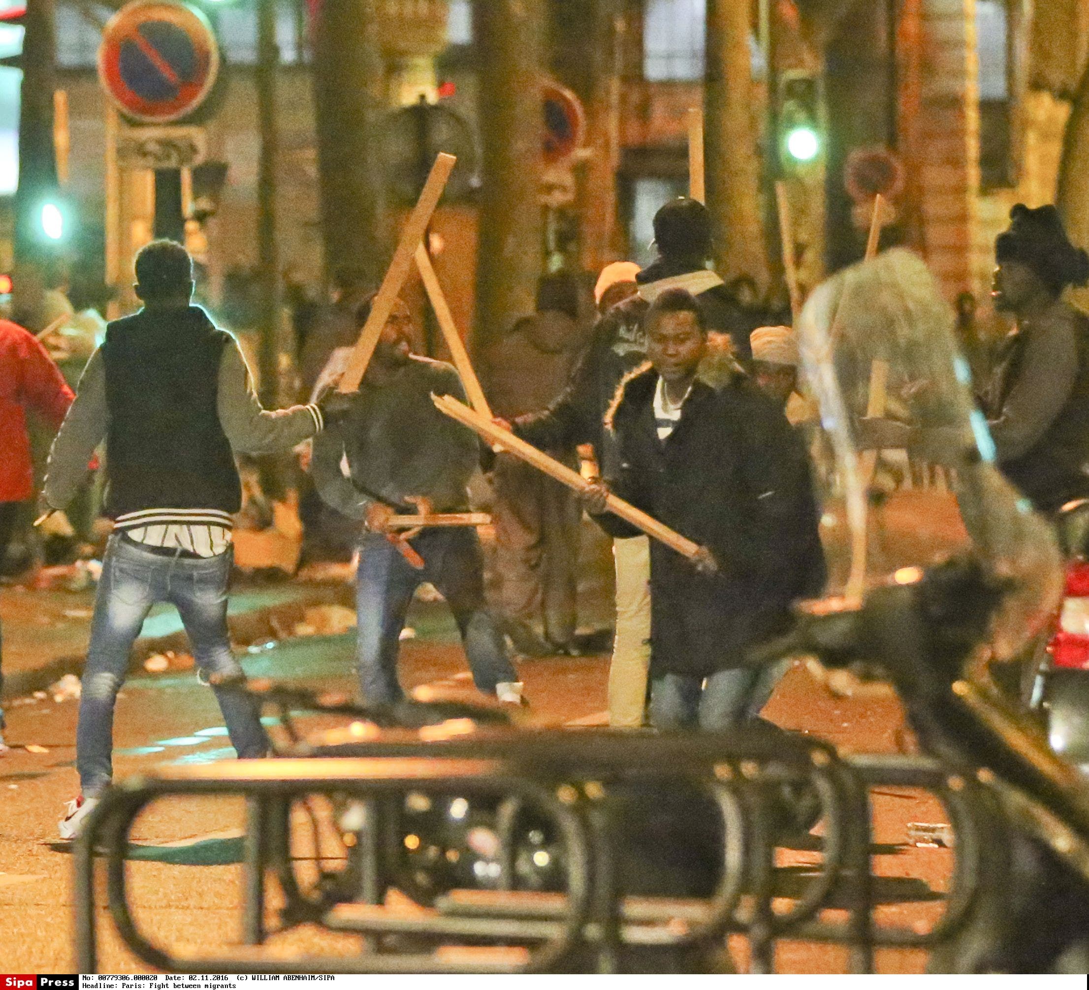Refugee gangs brawl in Paris with wooden sticks | Fox News