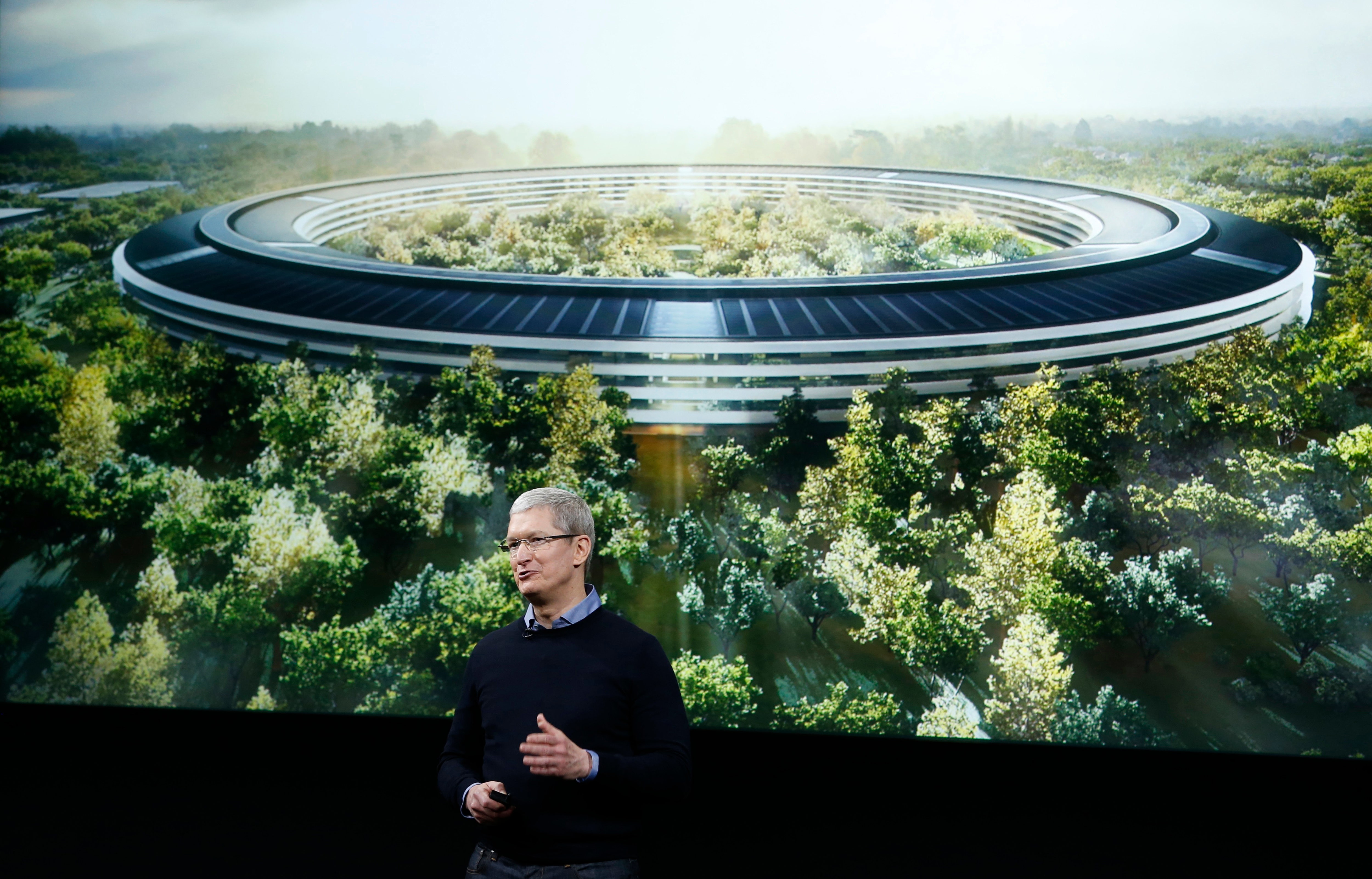 Apple's new HQ is looking more like a spaceship every day | Fox News