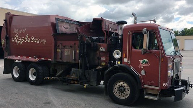 Suspect hides from cops in trash bin, gets dumped into recycling truck ...