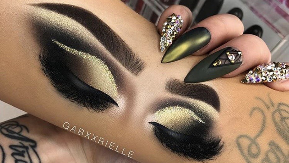 Beauty blogger showcases outrageous eye makeup - on her arm | Fox News