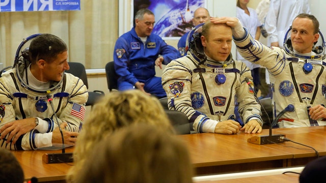 Spacecraft with American, 2 Russians lands safely after 166 days in ...