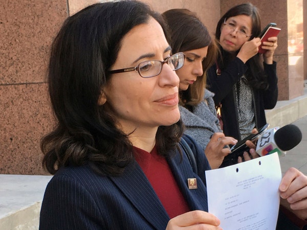 US asylum seeker with brain tumor granted bond to seek care | Fox News