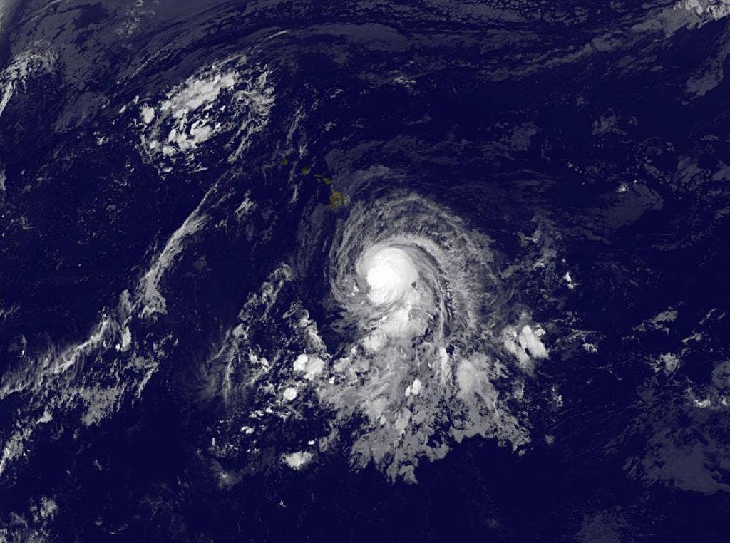 Hawaii braces for heavy rains, potentially damaging winds as tropical ...