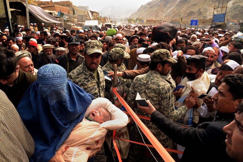 Pakistan temporarily reopens its border with Afghanistan | Fox News
