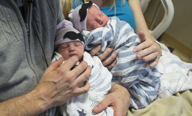 Twins delivered minutes apart have different birth years | Fox News