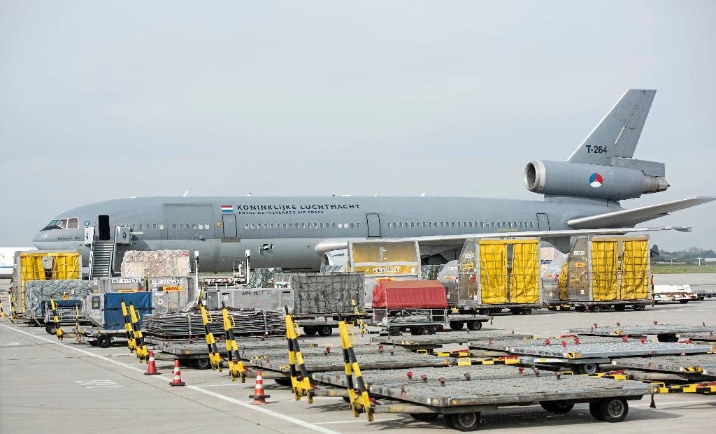 German defense minister in northern Iraq to meet with Kurds as arms ...