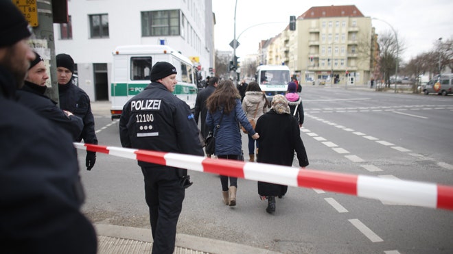 Berlin evacuates homes, diverts trains to defuse WWII bomb found inside ...