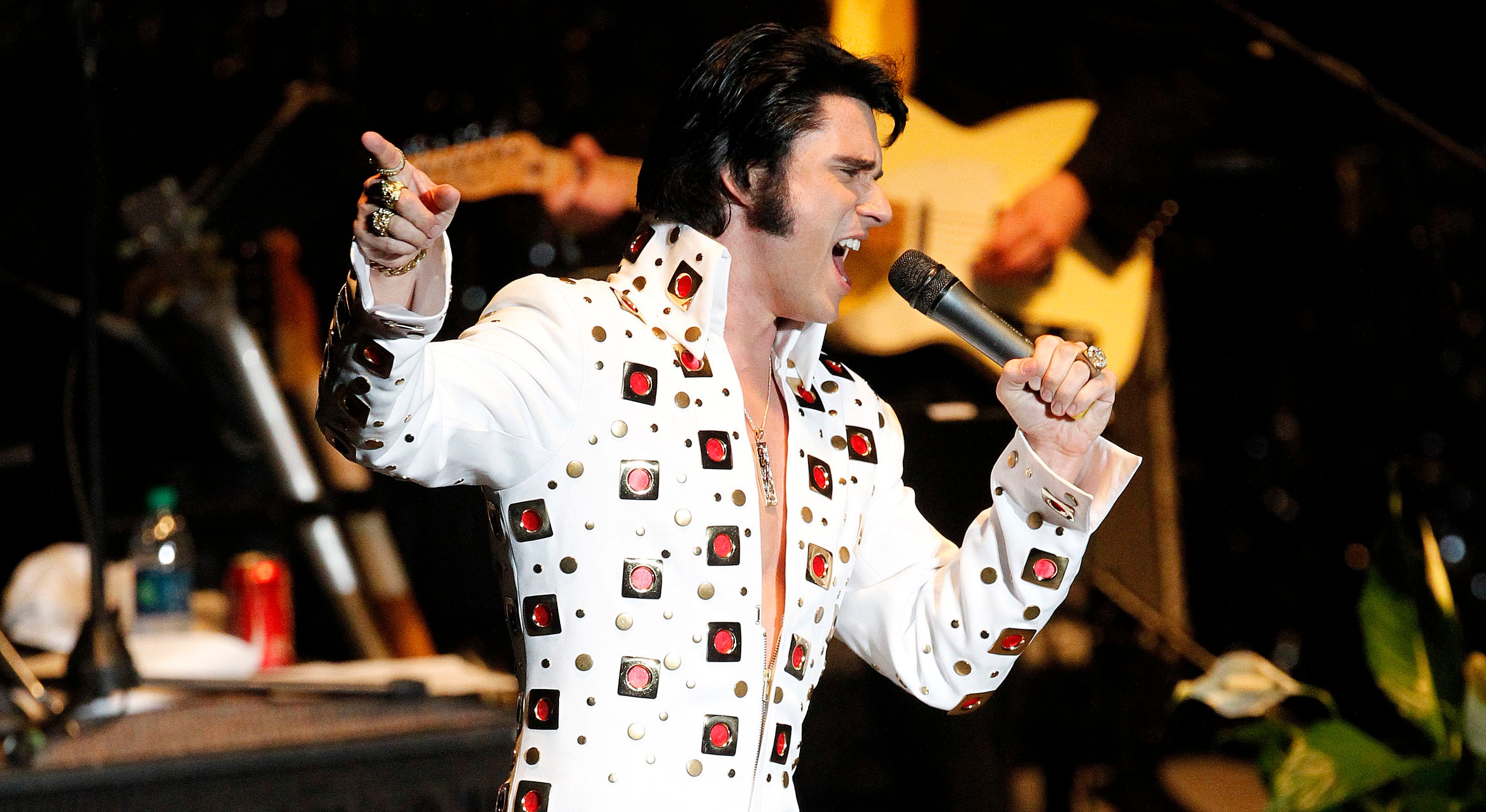 Hunk of love: Hip-swinging Brazilian wins Tupelo Elvis tribute contest ...