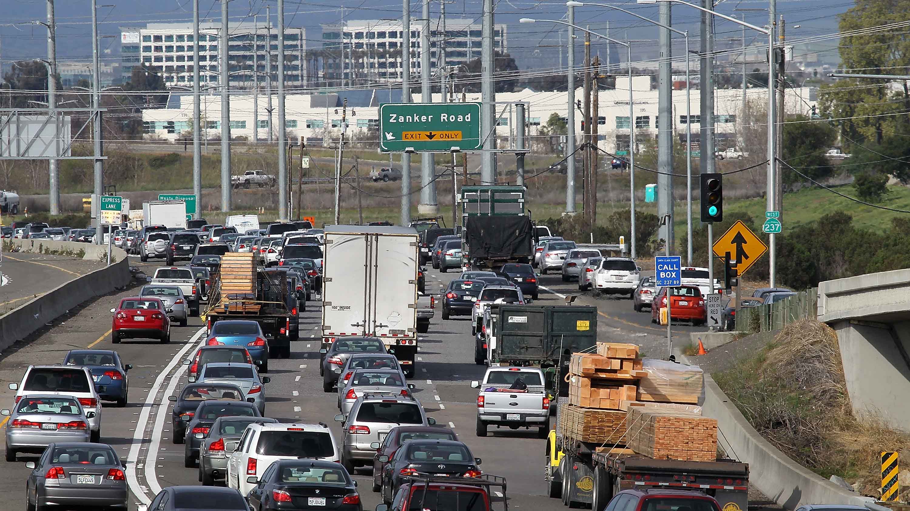 Overcoming fear, thousands of immigrants line up for a driver’s license ...