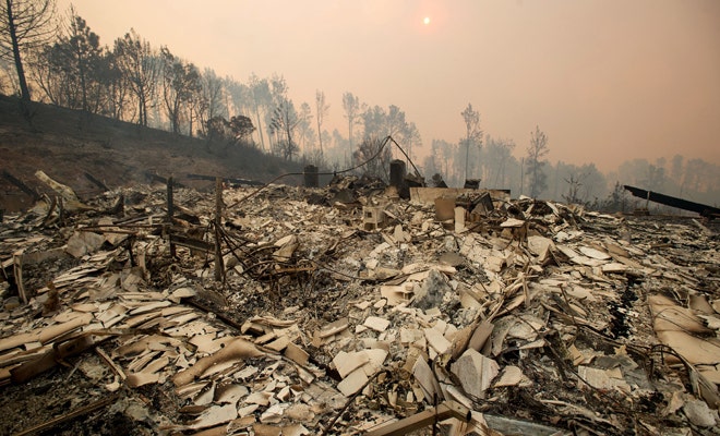 California heat wave intensifies wildfire threatening homes | Fox News