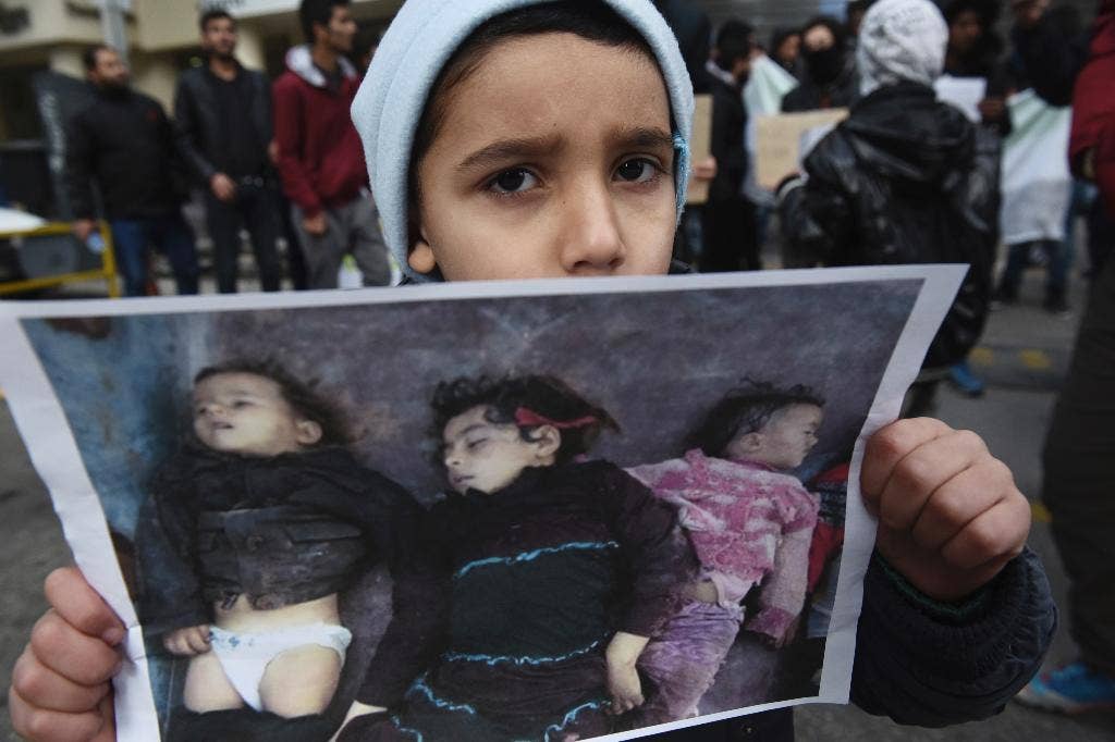 Syrian refugees protest at Russian consulate in Greek city | Fox News