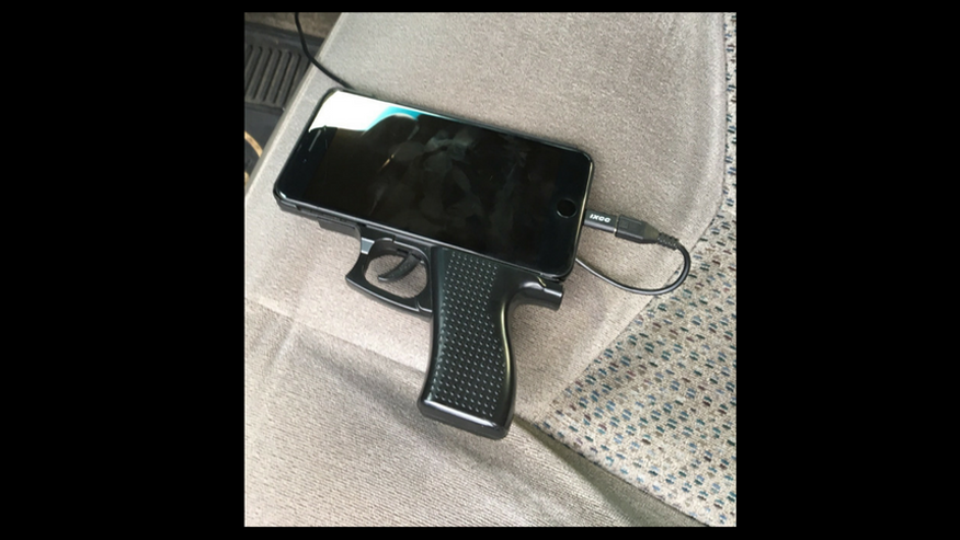 Gun-shaped cell phone case prompts police standoff | Fox News
