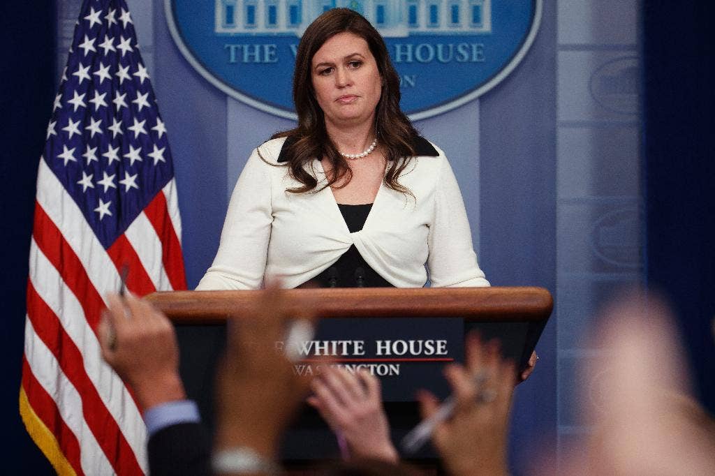 Closed White House press briefing livestreamed by rogue reporter | Fox News