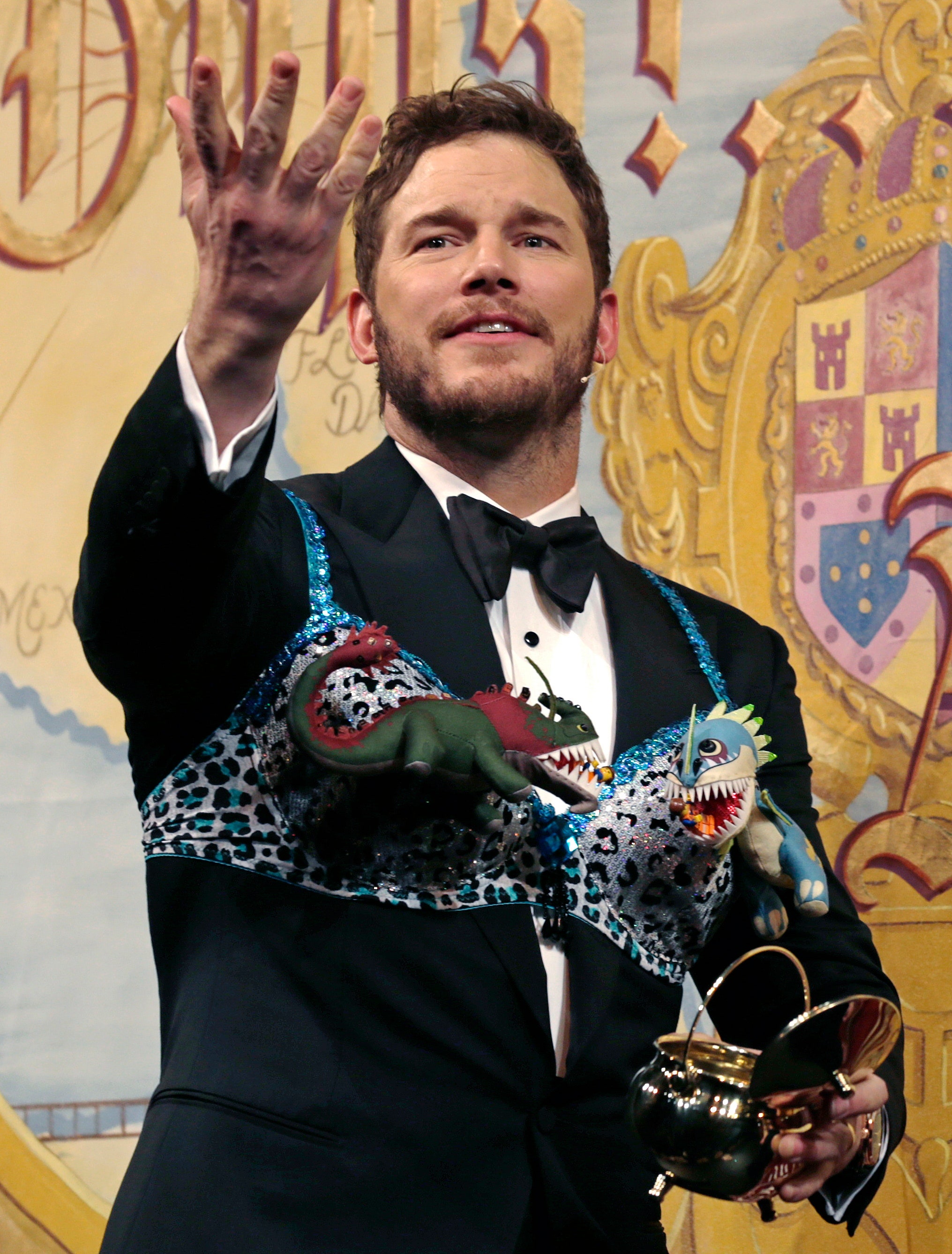 Chris Pratt dons bra for Hasty Pudding Award at Harvard | Fox News