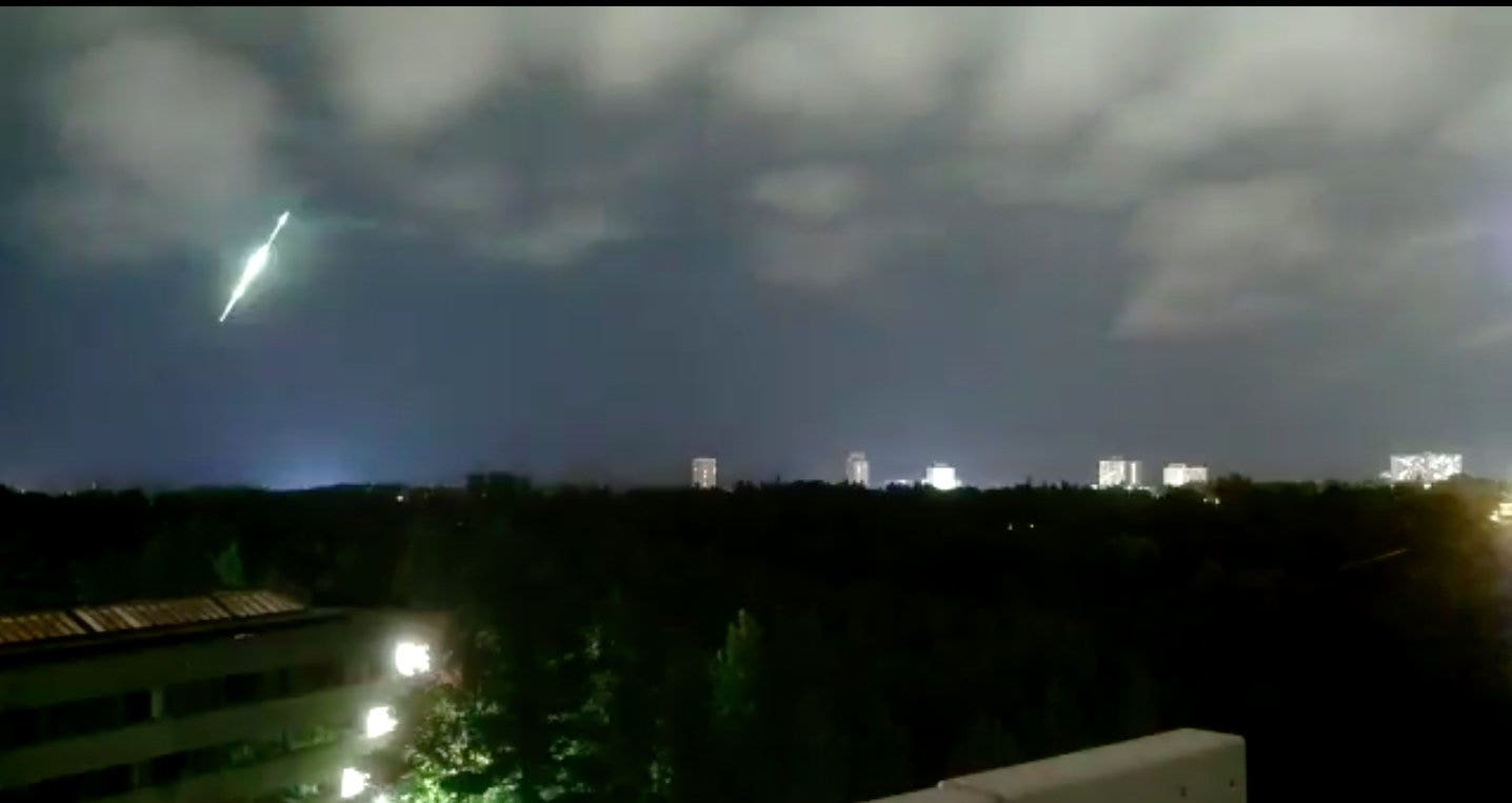 Seen over US and Canada, dazzling meteor is caught on camera | Fox News