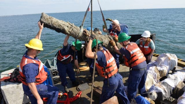 Archaeologists recover 5 cannons from wreck of Blackbeard's ship | Fox News Archaeologists recover 5 cannons from wreck of Blackbeard's ship | Fox News