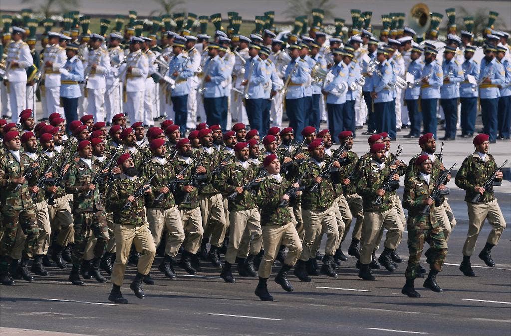 Pakistani president at military parade offers talks to India | Fox News